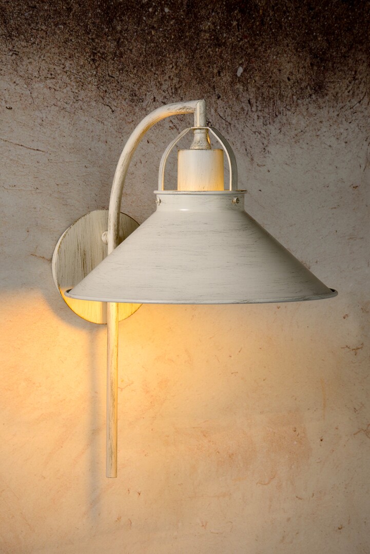 Applique rustique en métal blanc antique Mahé